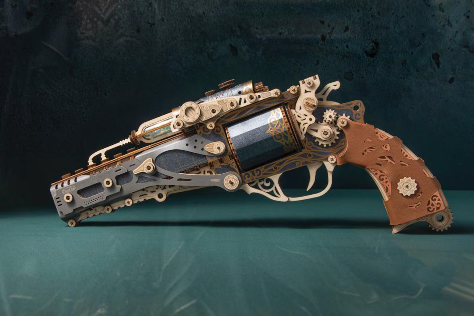 Steampunk Revolver - Abyssal black | 3D wooden puzzle – Howcat.eu